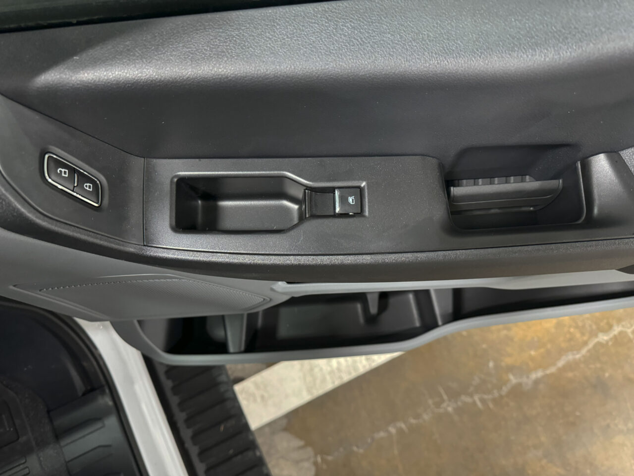 Ford F-600 with Warner 8k Crane Body & Liftmoore 8045 Crane - Smyrna Truck