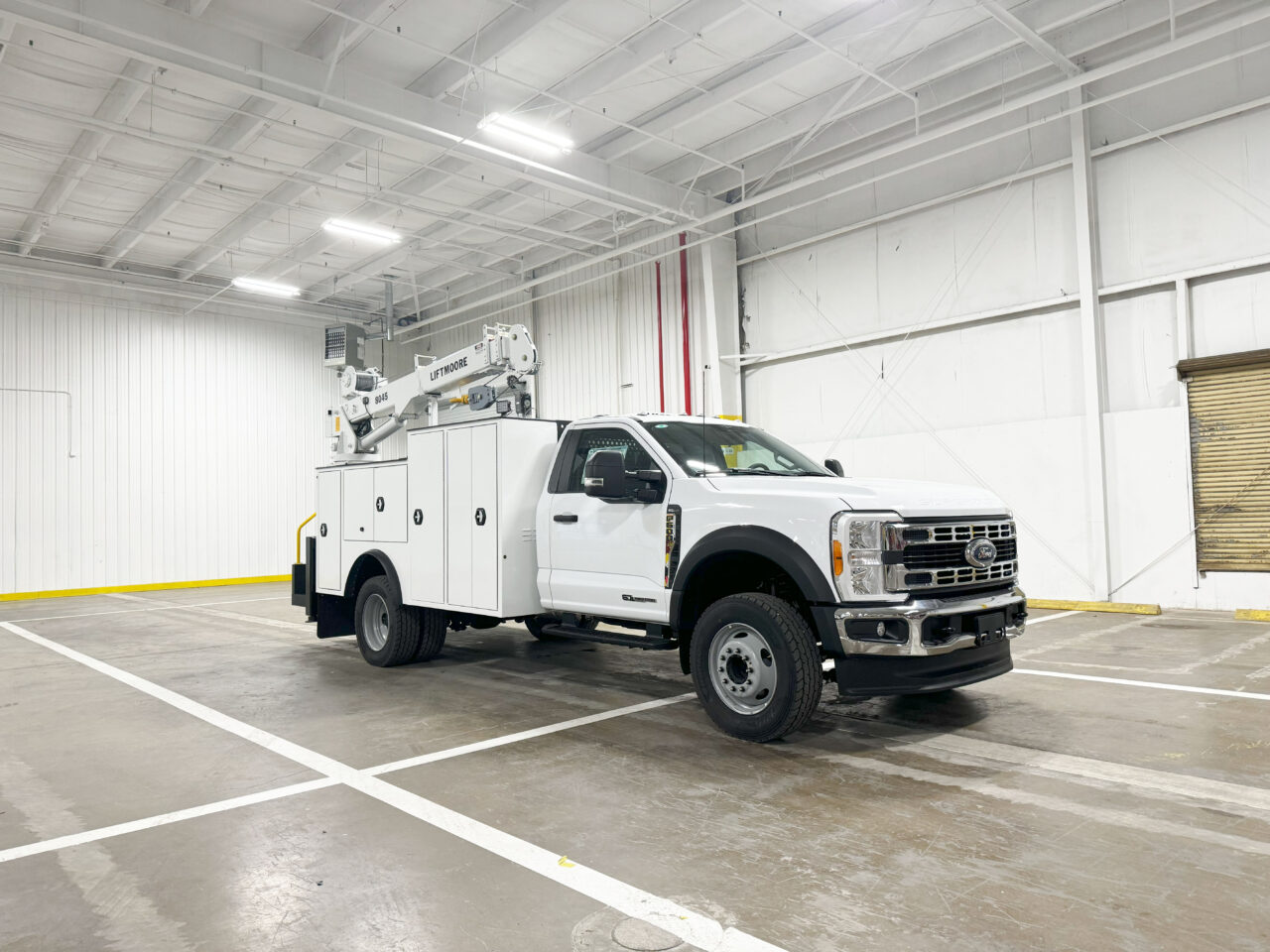 Ford F-600 with Warner 8k Crane Body & Liftmoore 8045 Crane - Smyrna Truck