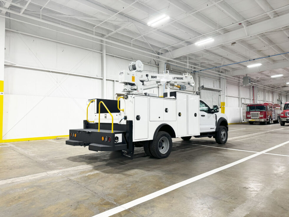 Ford F-600 with Warner 8k Crane Body & Liftmoore 8045 Crane - Smyrna Truck