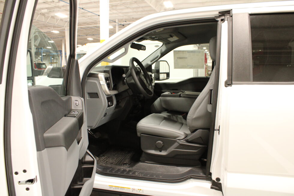 Ford F-550 with Warner 8k Crane Body & Liftmoore 8045 Crane - Smyrna Truck