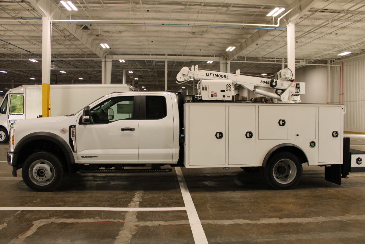 Ford F-550 with Warner 8k Crane Body & Liftmoore 8045 Crane - Smyrna Truck