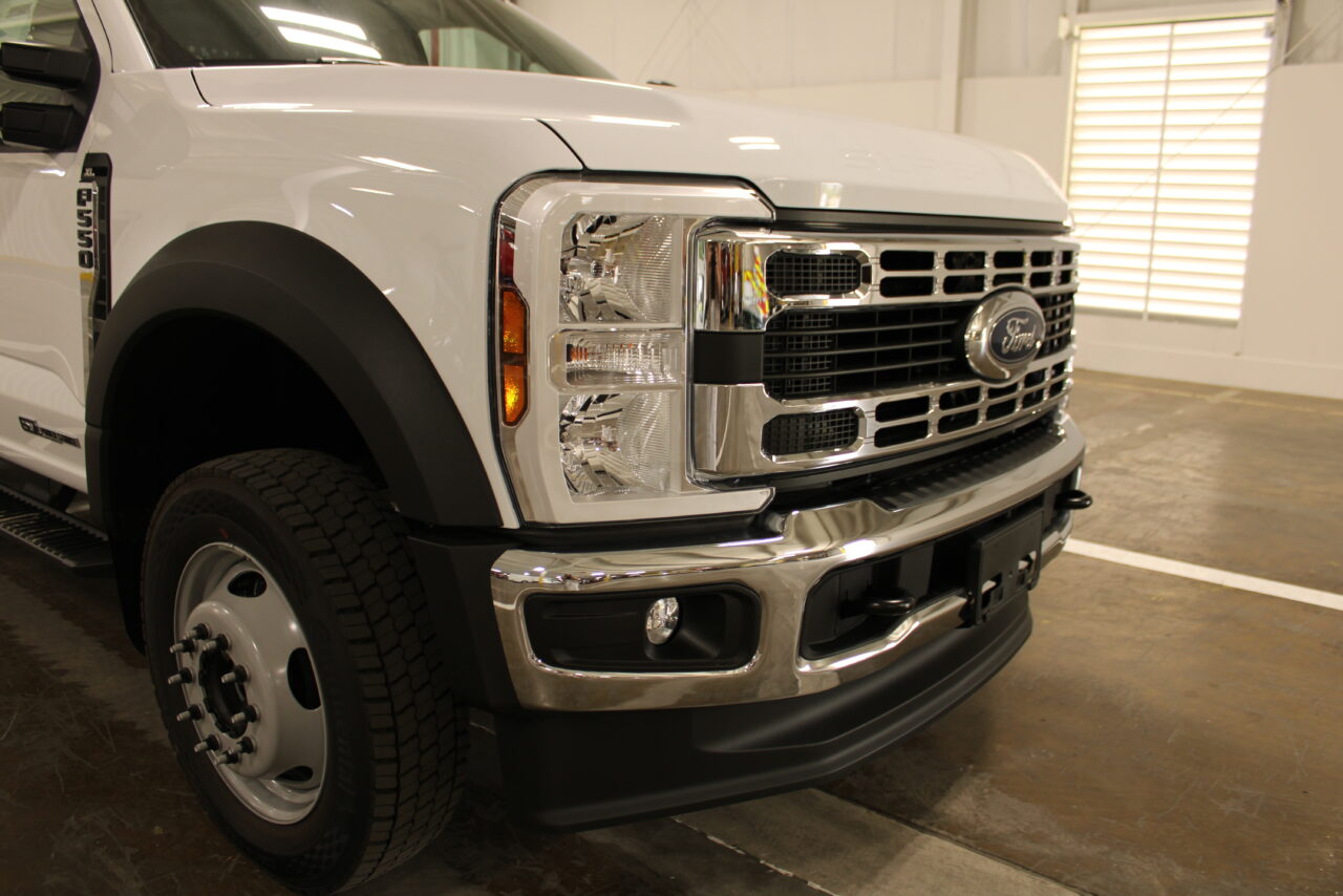Ford F-550 with Warner 8k Crane Body & Liftmoore 8045 Crane - Smyrna Truck