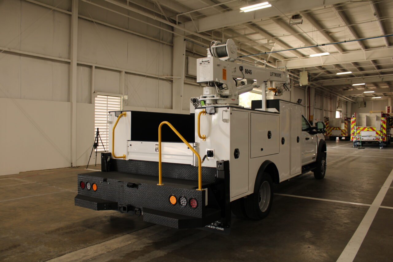 Ford F-550 with Warner 8k Crane Body & Liftmoore 8045 Crane - Smyrna Truck